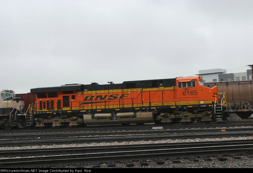 BNSF 6165